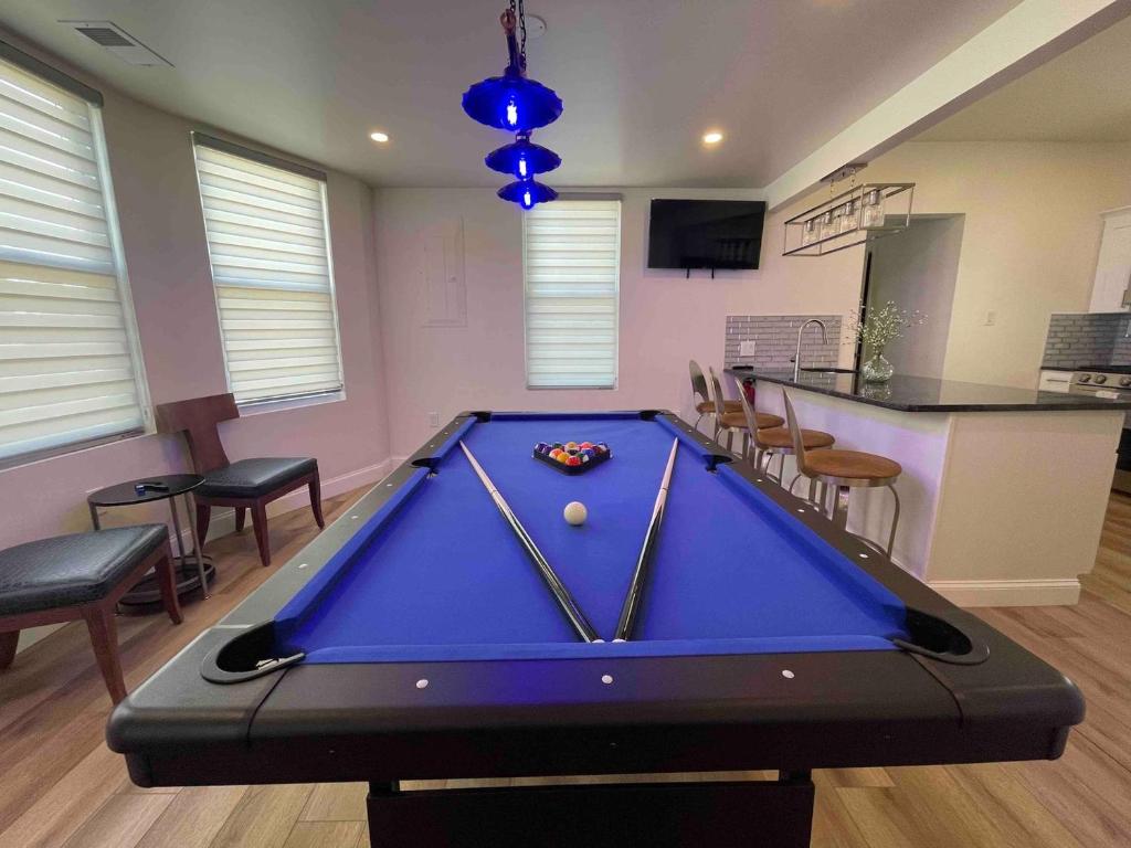 Cadillac Blue House - Luxury w/ Pool Table!, Atlantic City (updated ...