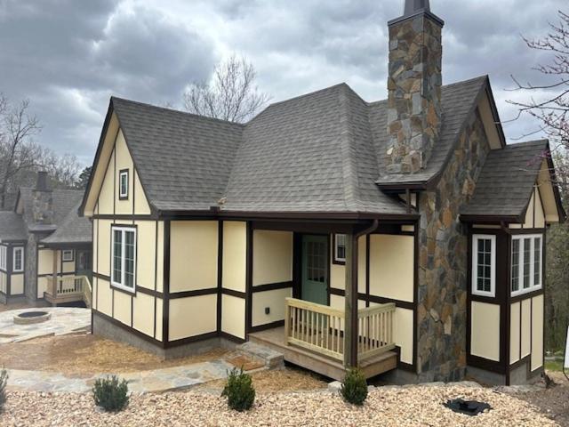 Storybook Cottage at Tudor Suites, Eureka Springs (updated prices 2026)