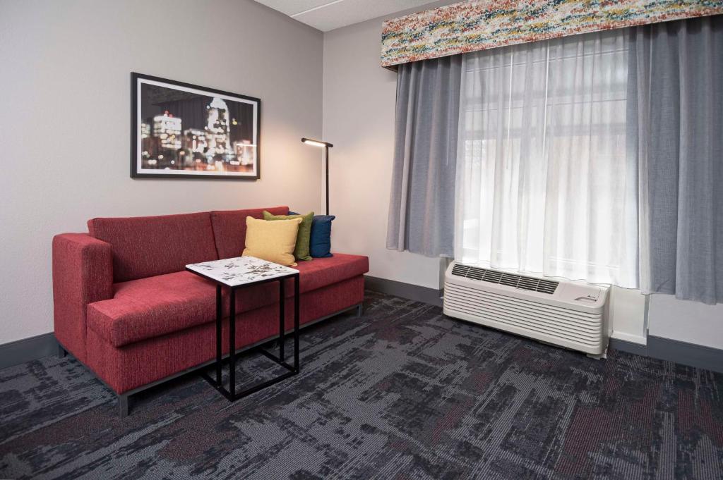 Hampton Inn & Suites - Raleigh Downtown, Raleigh (updated prices 2025)
