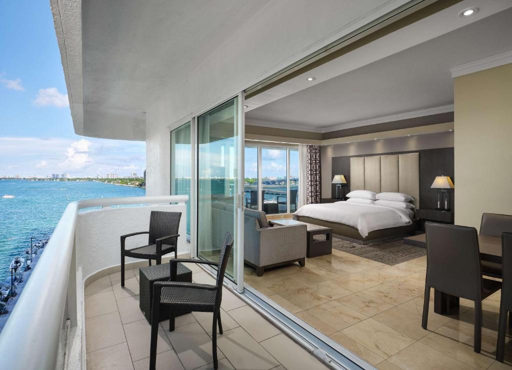 DoubleTree by Hilton Grand Hotel Biscayne Bay, Miami (updated prices 2025)