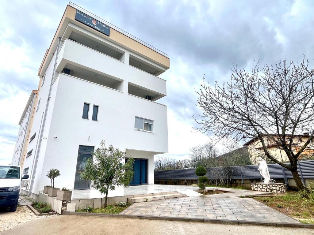 CASA della FIAMMA D'AMORE di MARIA, Međugorje (updated prices 2026)