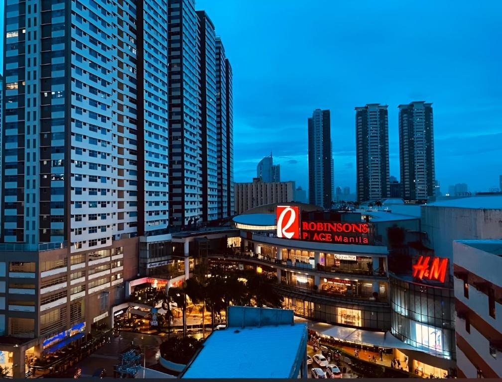 Studio Condo in Birch Tower Malate Manila - Infront of Mall, Manila ...