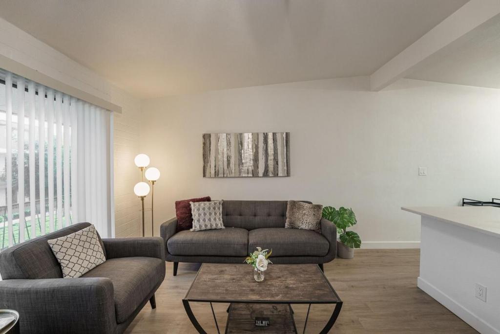 Central Old Town 2 BR Apt, Gated Patio & Amenities, Scottsdale (updated ...