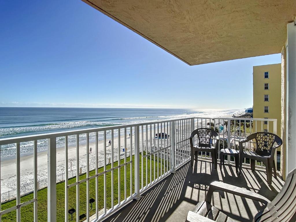 Oceania Beach Club 401, New Smyrna Beach (updated prices 2025)