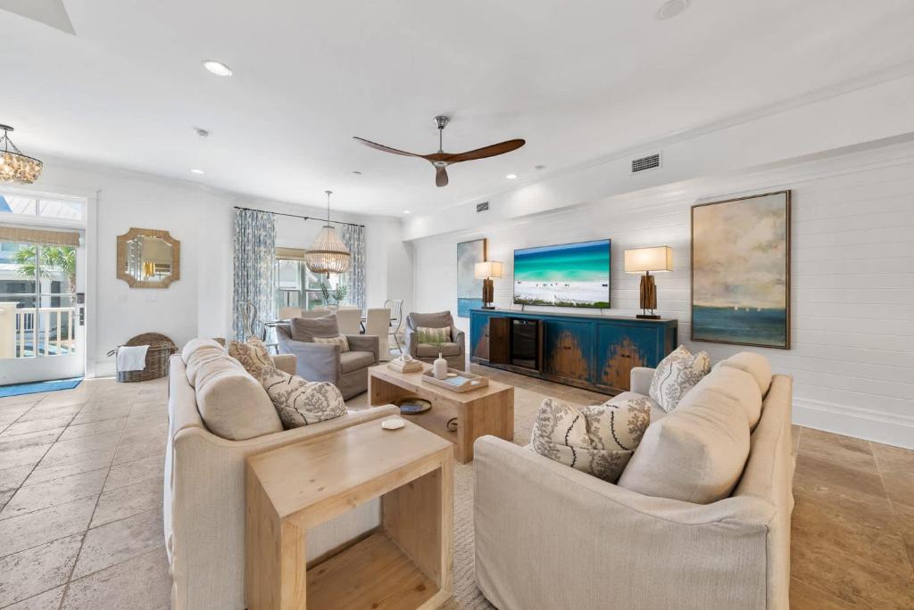 New Downtime Watersound Lux Pet Friendly LSV Bikes, Panama City Beach ...
