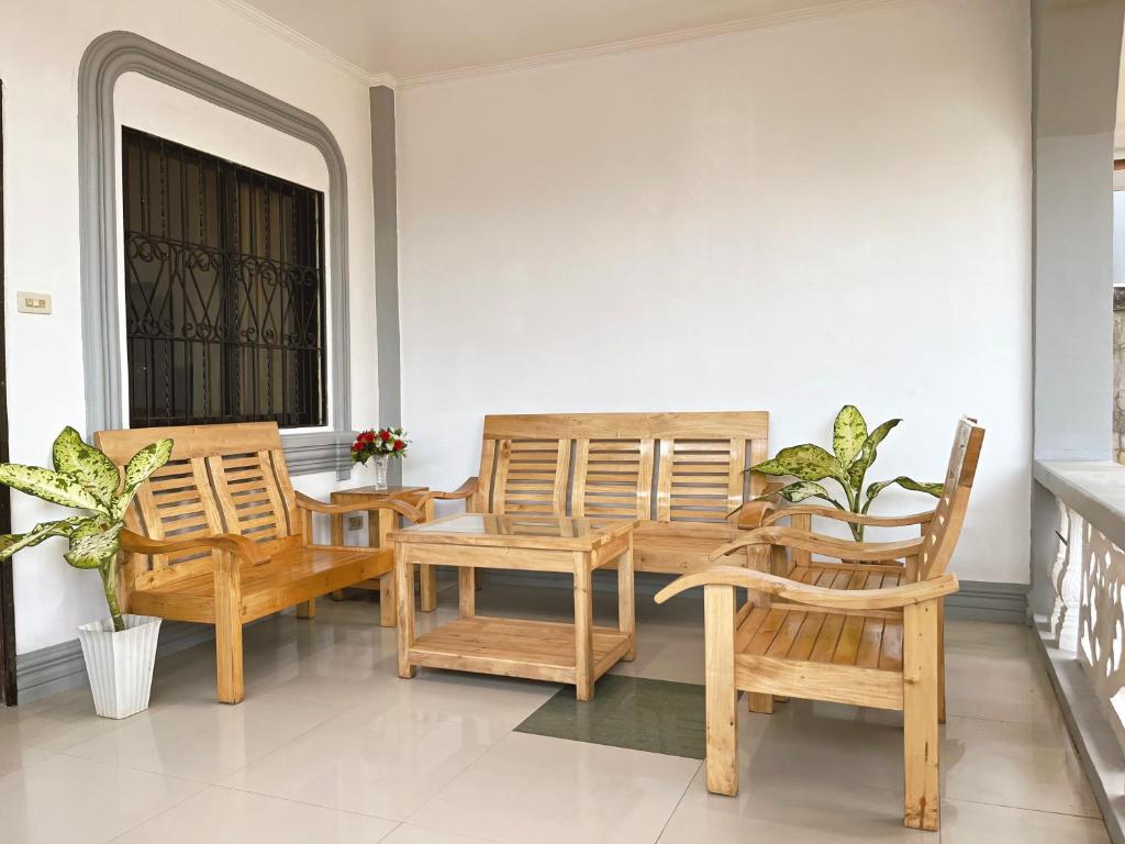 Ivory Bloom Transient House 4BR Puerto Princesa City, Palawan, Puerto ...