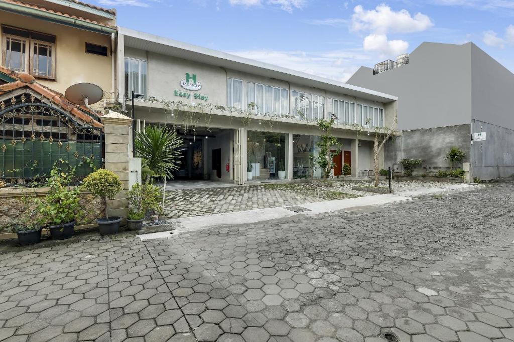 Super OYO Capital O 90983 Harmony Easy Stay, Yogyakarta (updated prices ...
