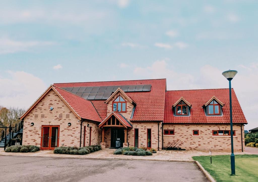 The Old Nene Golf and Country Club - Holiday Lodges, Ramsey ...