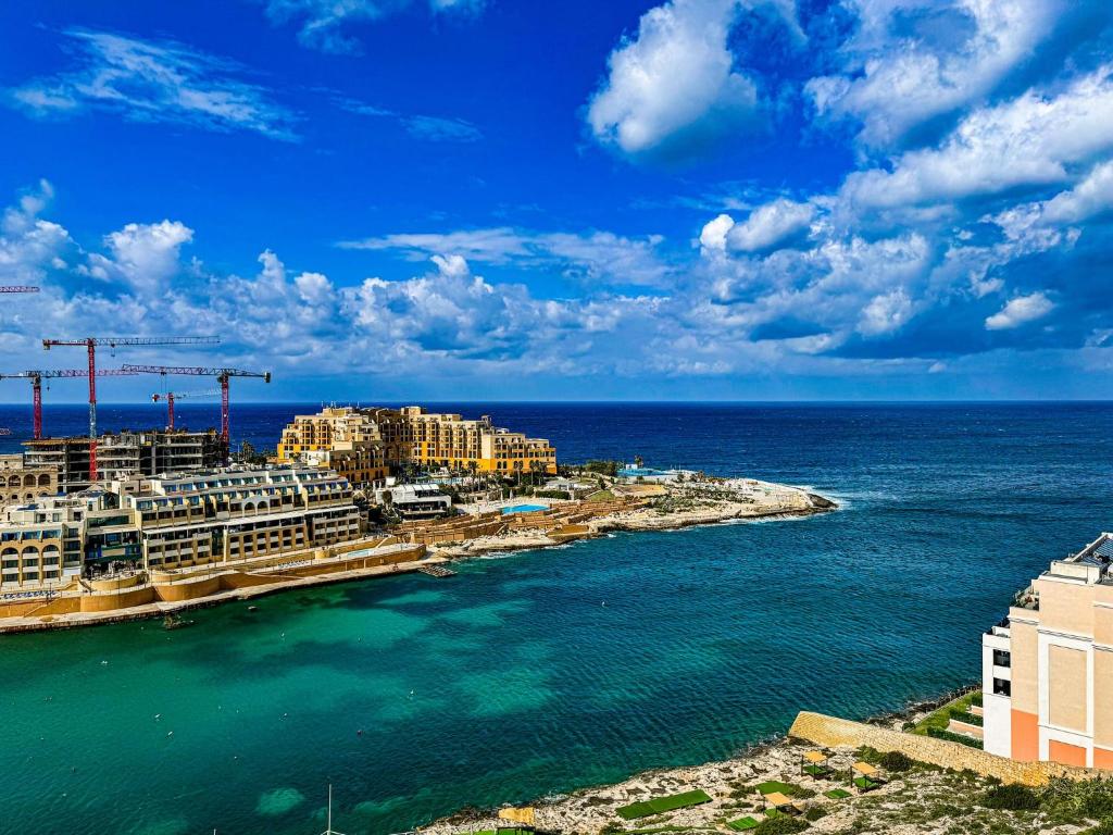 Elegant Penthouse with 5 Terraces & 180 Views in St Julian's by Solea ...