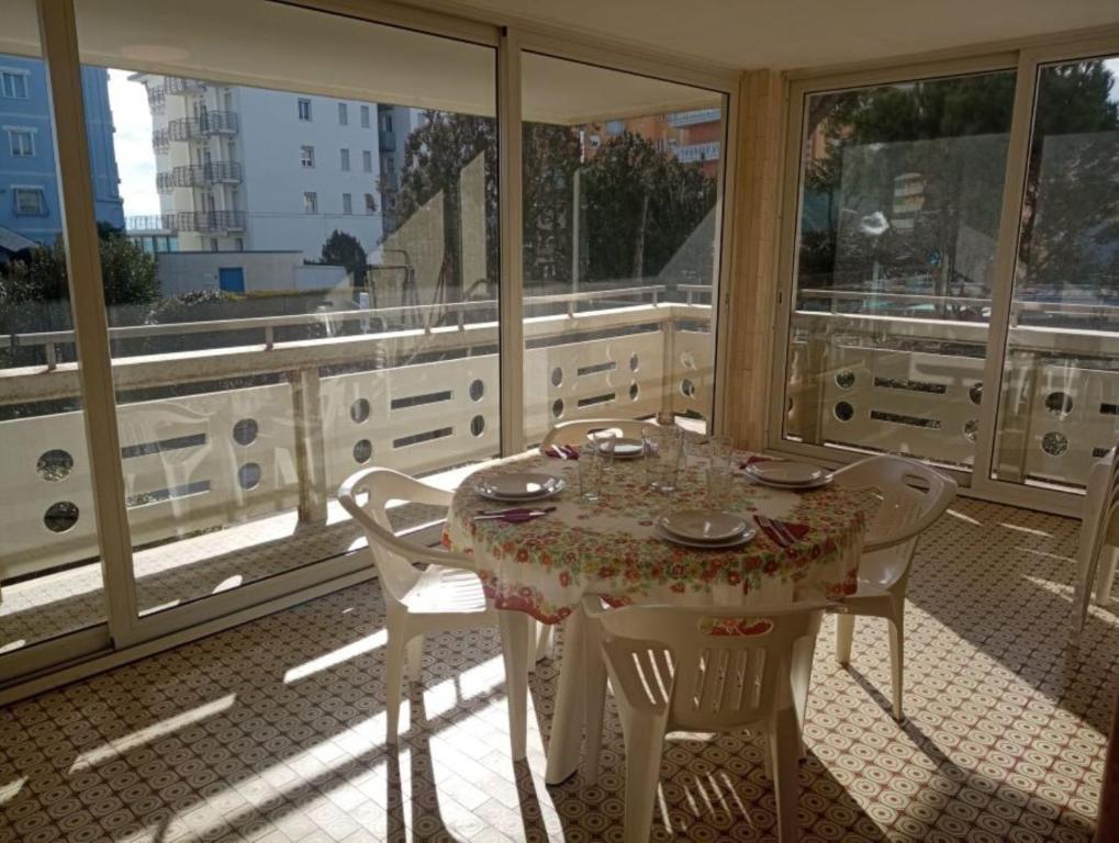 Sea view flat for 7 guests in a residence in Caorle, Caorle (updated ...