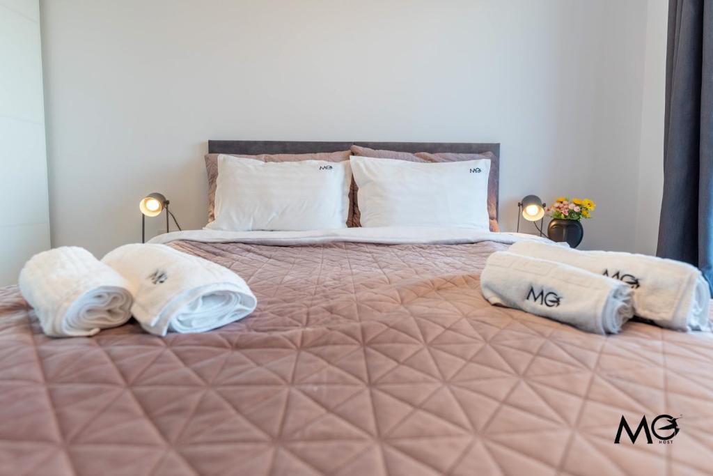 MoHost Pink - Luxurious Mountain View Retreat, Braşov (updated prices 2025)