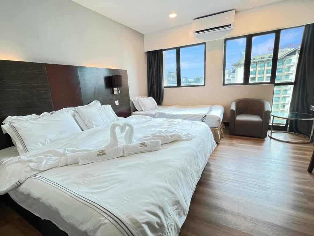 Royal Crown Scsp 1067 KK CBD near Imago, Kota Kinabalu (updated prices ...