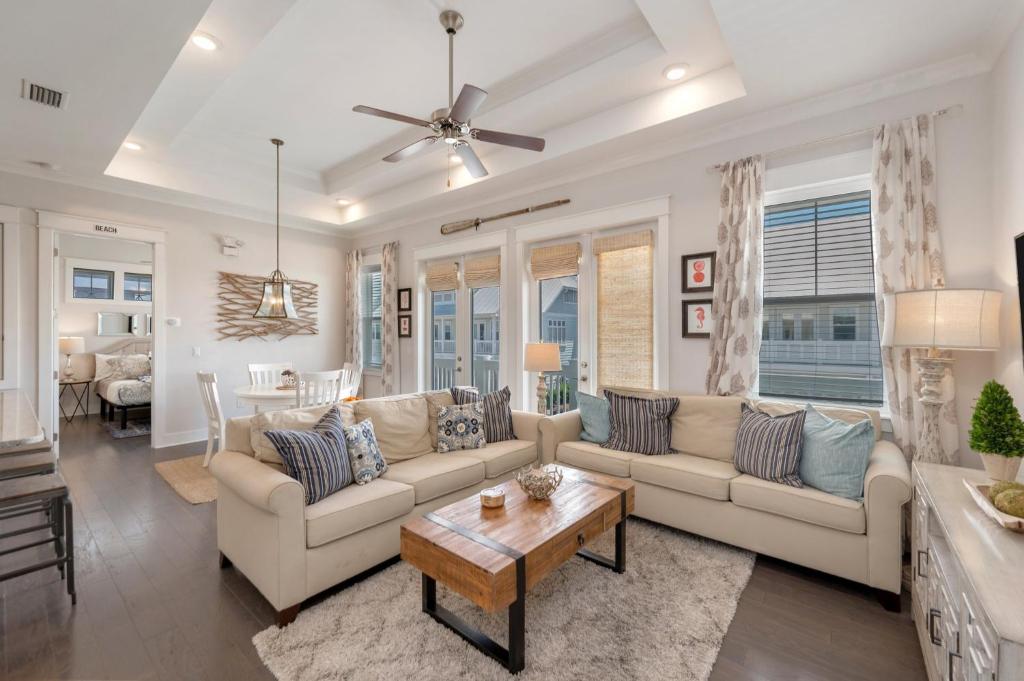 Sea - Esta Prominence 30A! BESIDE POOL! 6 seater LSV! 4 Bikes Sleeps 6 ...