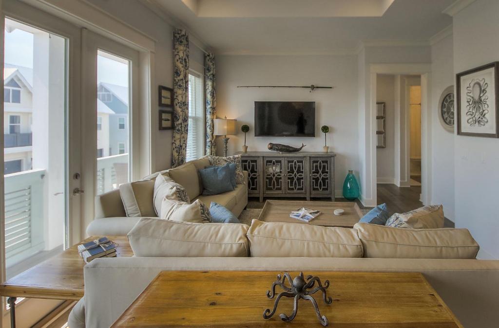 Whale Tales Prominence 30A! BESIDE POOL! 6 seater LSV! 4 Bikes Sleeps 6 ...