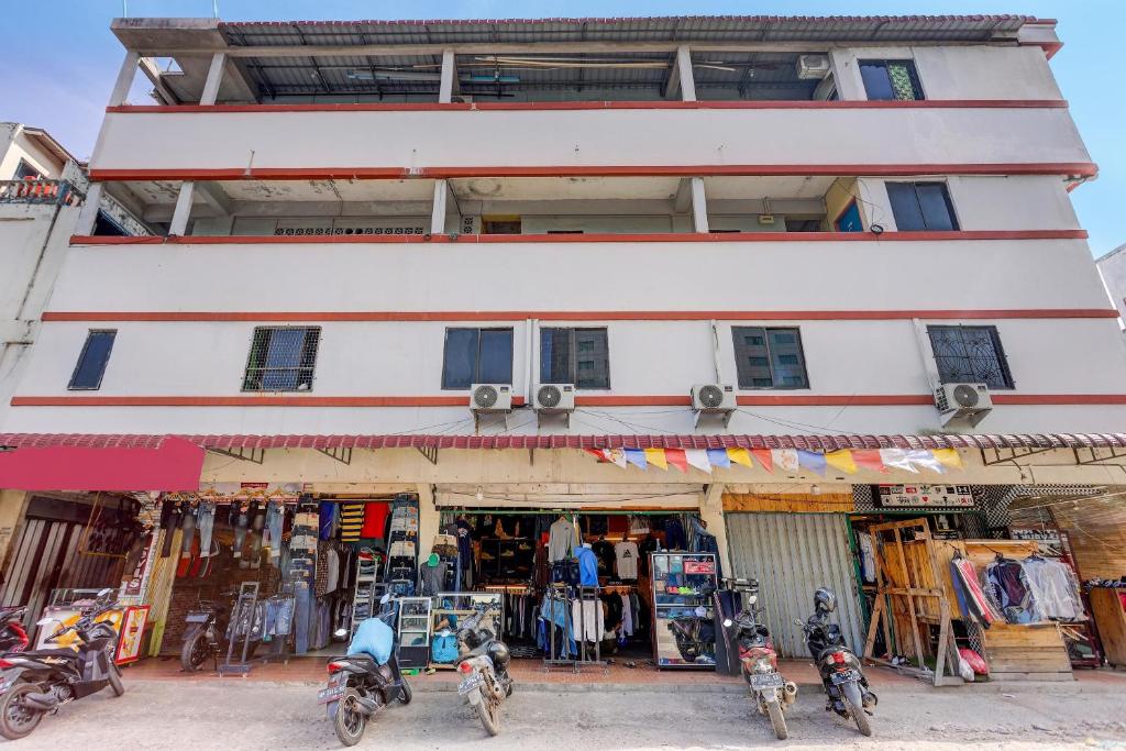 OYO 92322 Hasan House SyariahNearPelabuhan Feri Harbor Bay, Nagoya ...