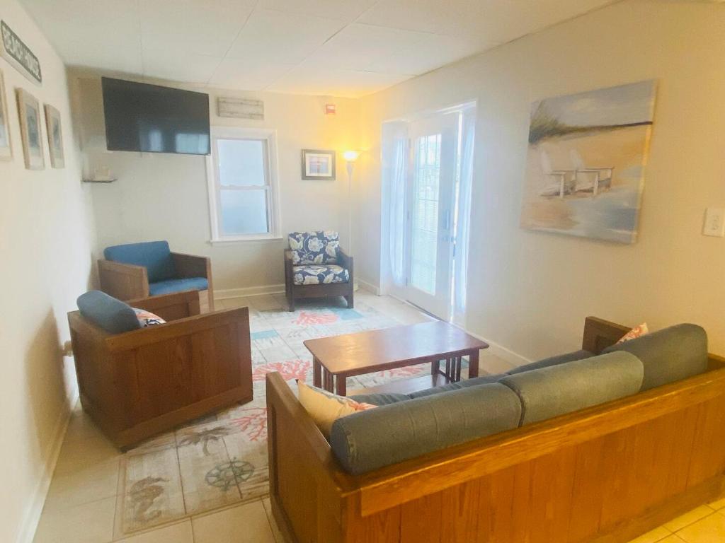 Sunspot 100, Dewey Beach (updated prices 2026)