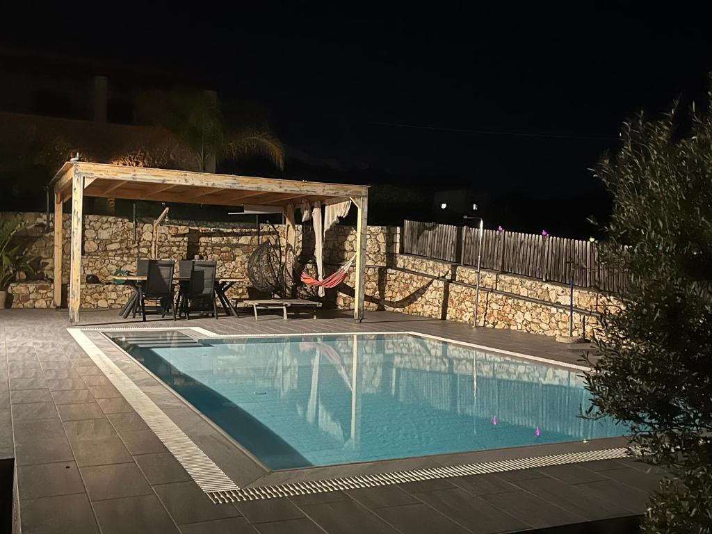 Villa Aris in Crete with heated pool!, Neo Chorio (aktualisierte Preise ...
