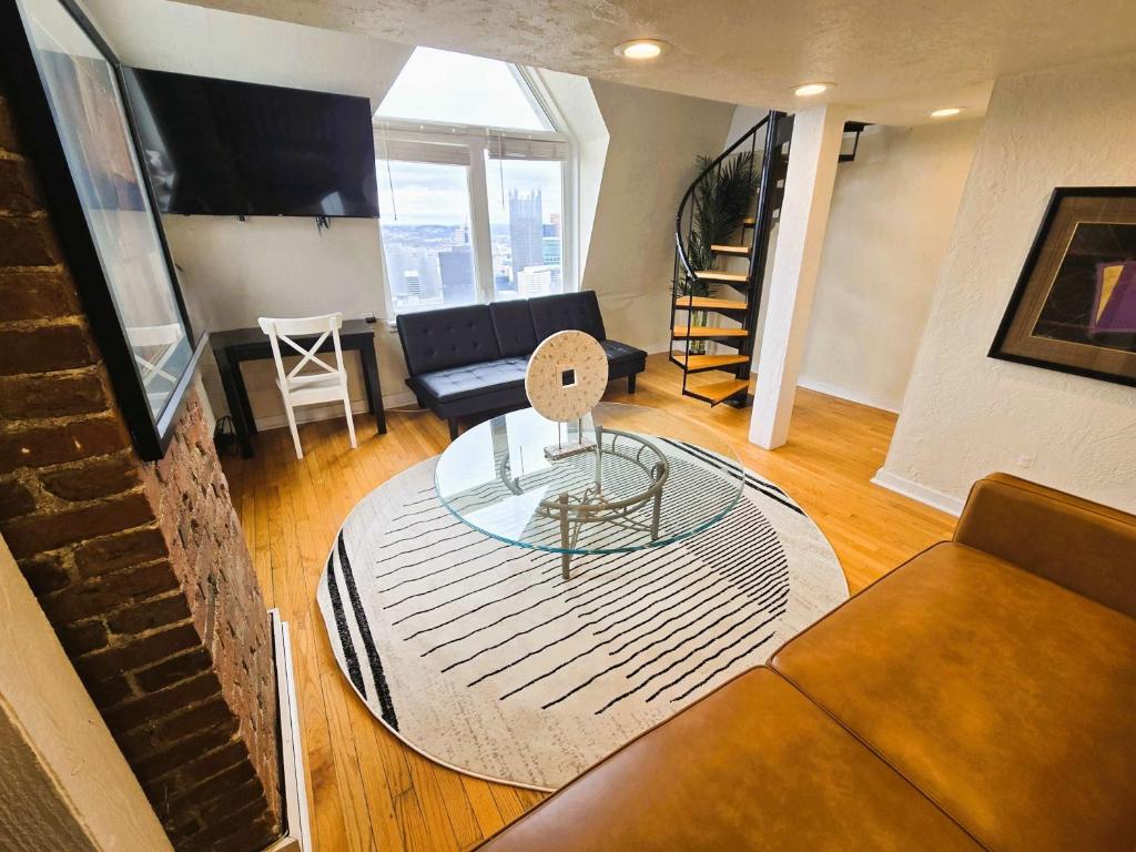 Skyline at Your Door - Studio with a View, Pittsburgh (updated prices 2026)