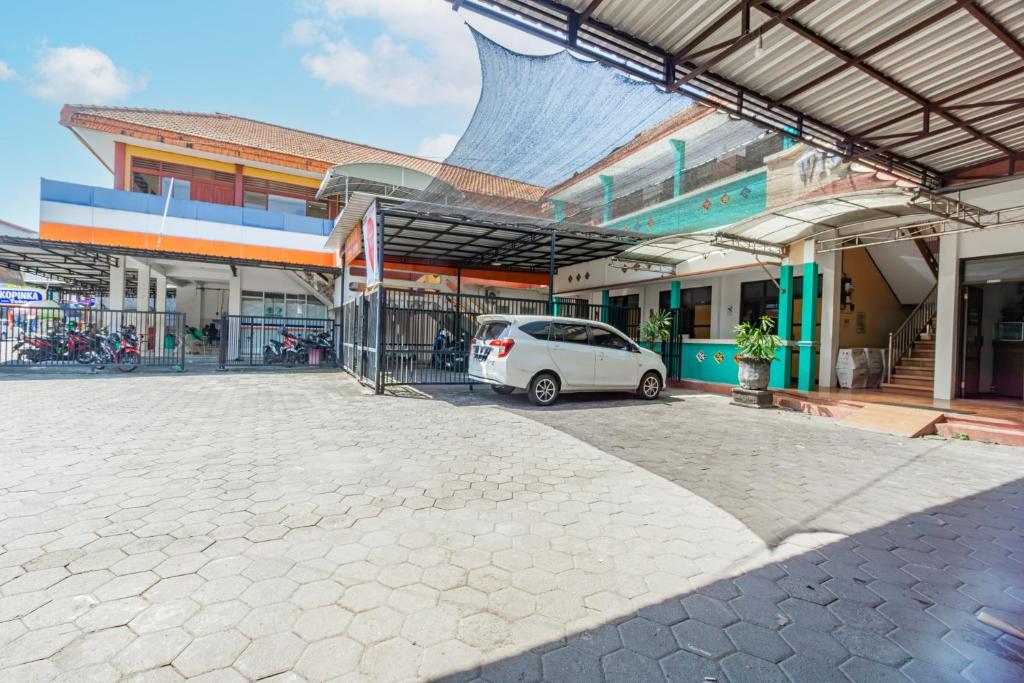 Hotel O Central Madiun Near Stasiun Kota Madiun, Madiun (updated prices ...
