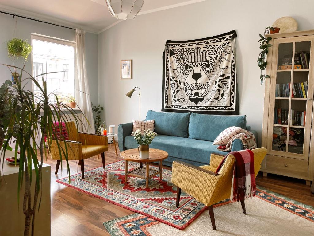 Spacious city apartment with balcony, Rīga (updated prices 2025)