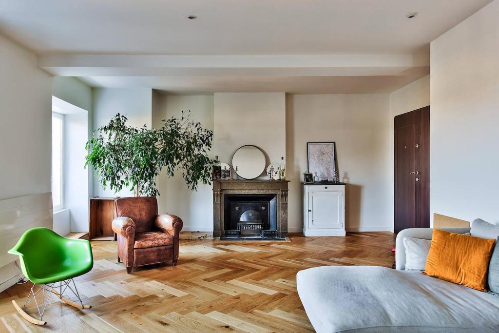 Le memorable, Écully (updated prices 2025)