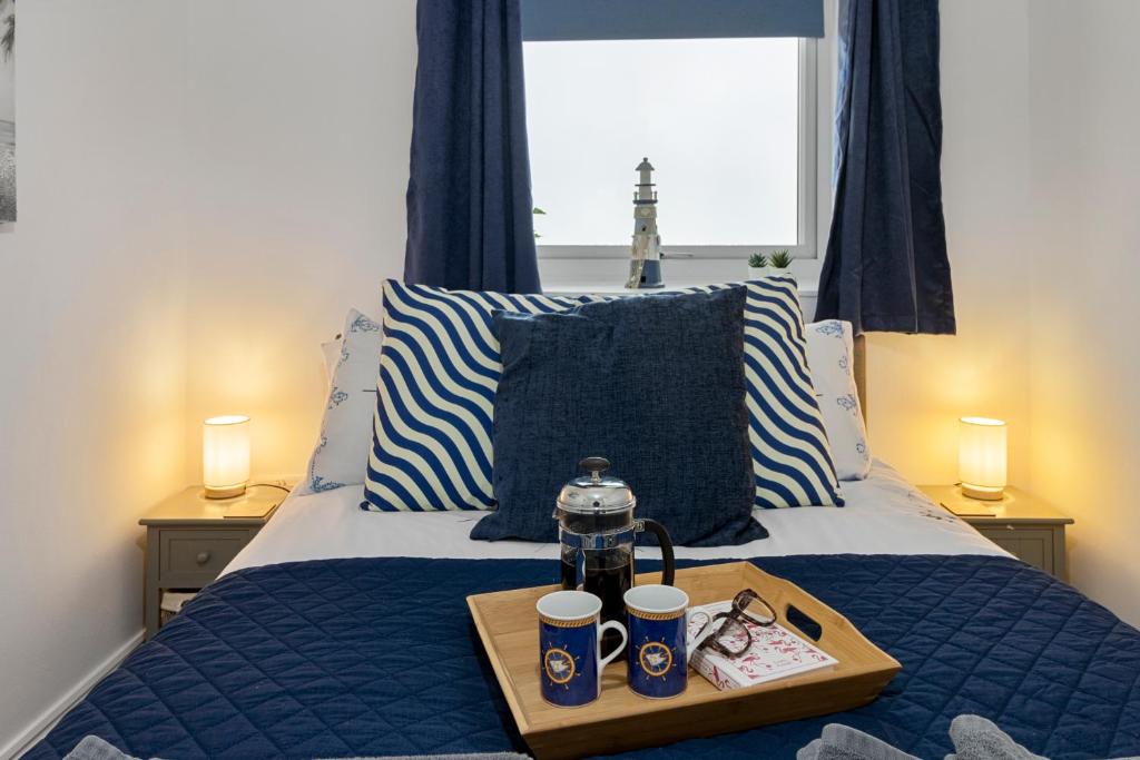 Captain's Keep - Brixham - with designated parking, Brixham (updated ...