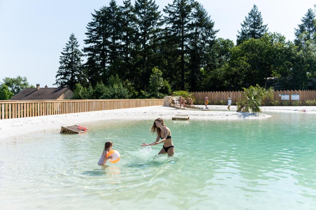 Camping Le Sequoia, Payrac (updated prices 2026)