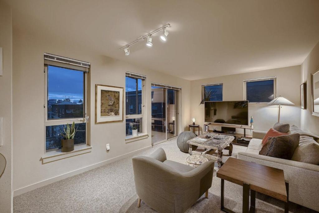 Seattle Sky Loft, Seattle (updated prices 2025)