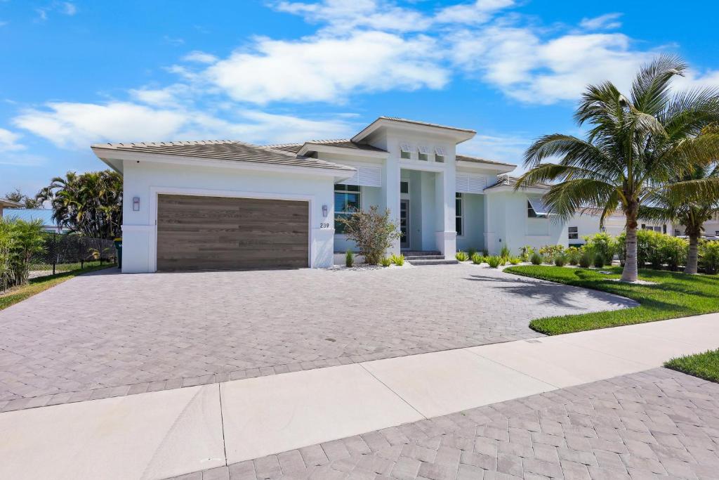 239 Tahiti Road, Marco Island (precios actualizados 2025)