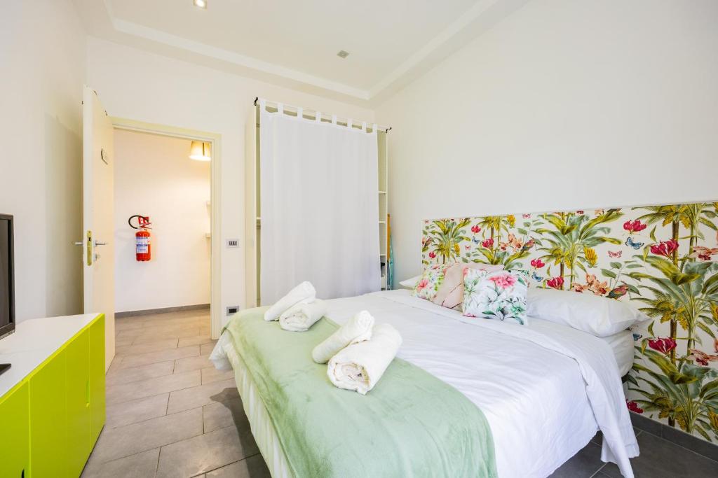 Fly and Swim, Glamour House, Fiumicino (updated prices 2025)