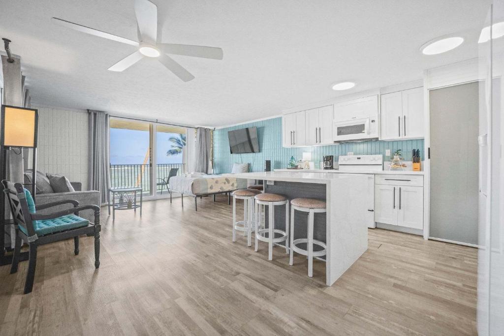 Beautiful Beachfront Condo, Laie (updated prices 2025)