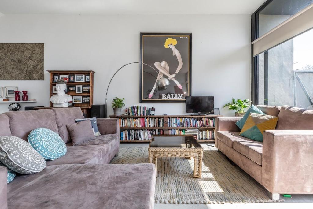 Trendy Warehouse in Melbourne laneway, walk to MCG, Melbourne ...