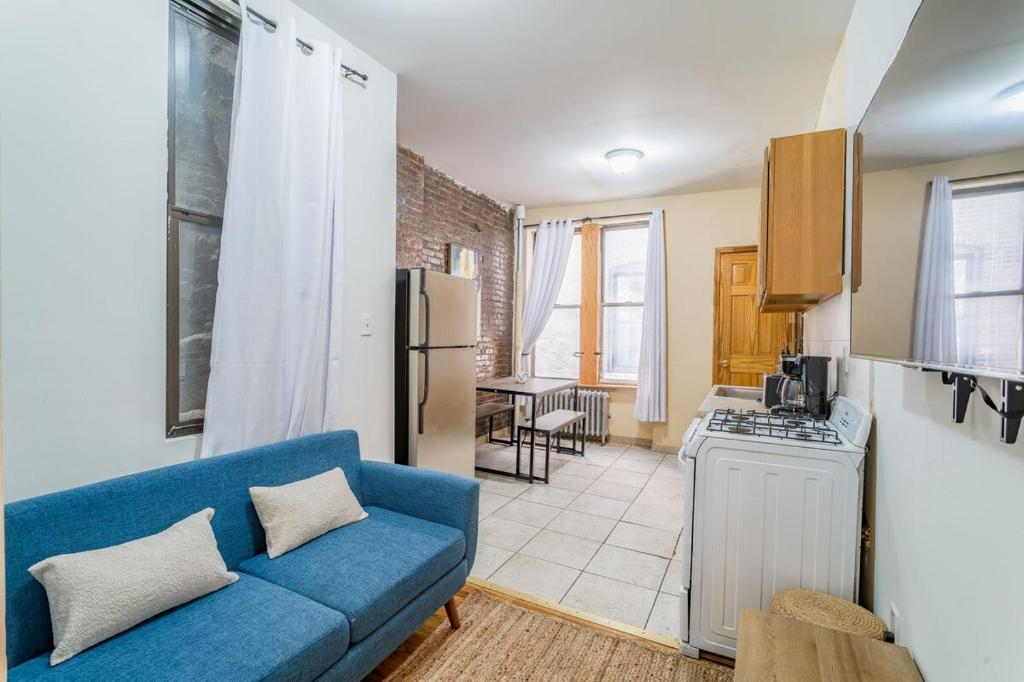 Steps to Times Square! 2BR Amazing Chic in NYC!, New York (uppdaterade ...