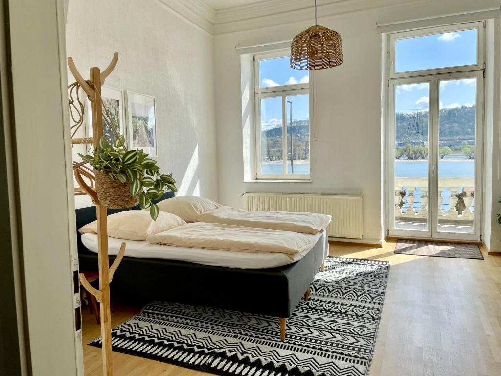 LaBed - Wohnen direkt an der Drosselgasse, stilvolle Ferienwohnung mit Rheinblick, Rüdesheim am ...