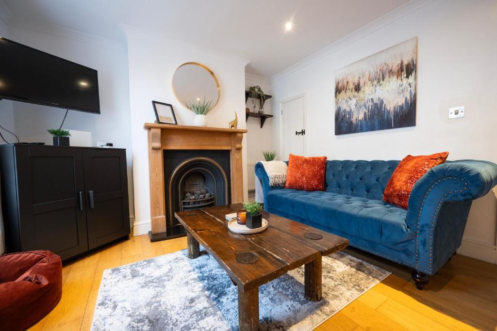 Elegant 3-Bedroom in Central Canterbury, Hackington (updated prices 2025)