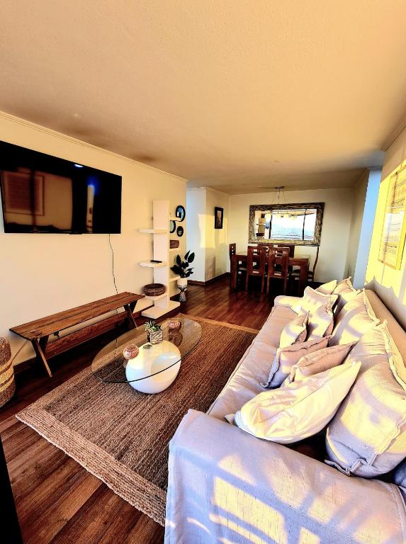 Apartamento 2 habitaciones Las Condes - Estación Metro Colón, Santiago ...
