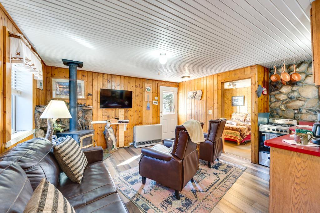 Private Hot Tub and Deck Riverfront Escape in Drake, Drake ...