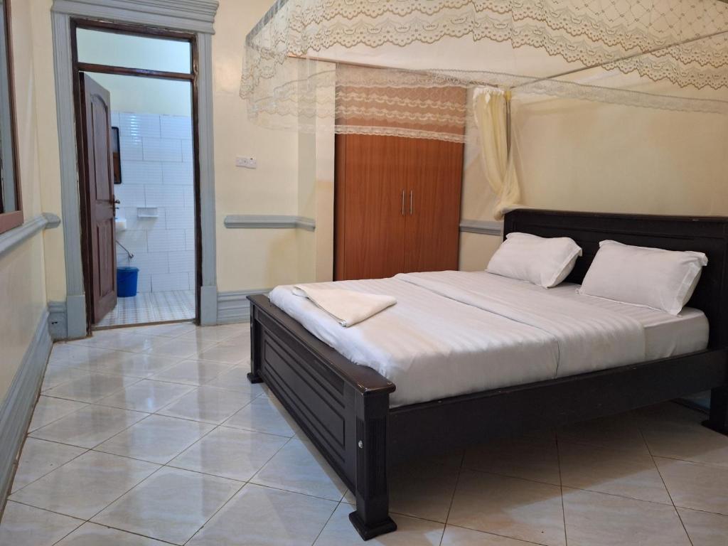 Lake View Hotel Gardens, Kalangala (updated prices 2025)