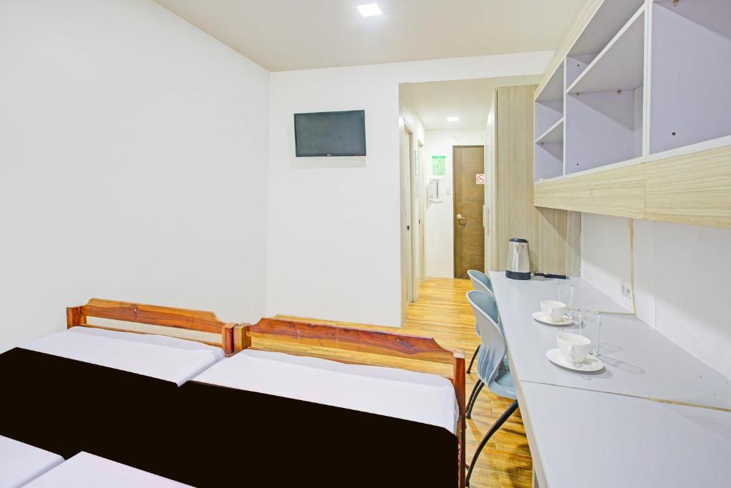 Townhouse College Residences in University Belt, Metro Manila, Manila ...
