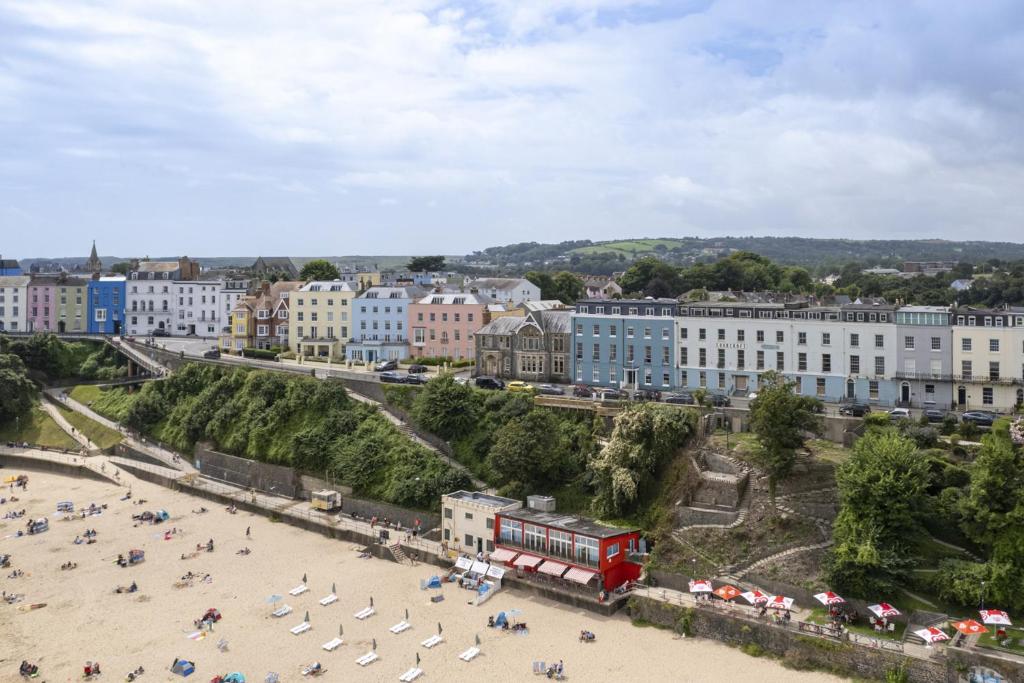 No 10 Croft House, Tenby (updated prices 2026)
