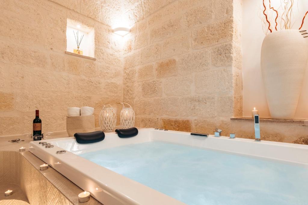 ROAL SUITE - Apulian luxury house - Jacuzzi & SPA, Polignano a Mare ...