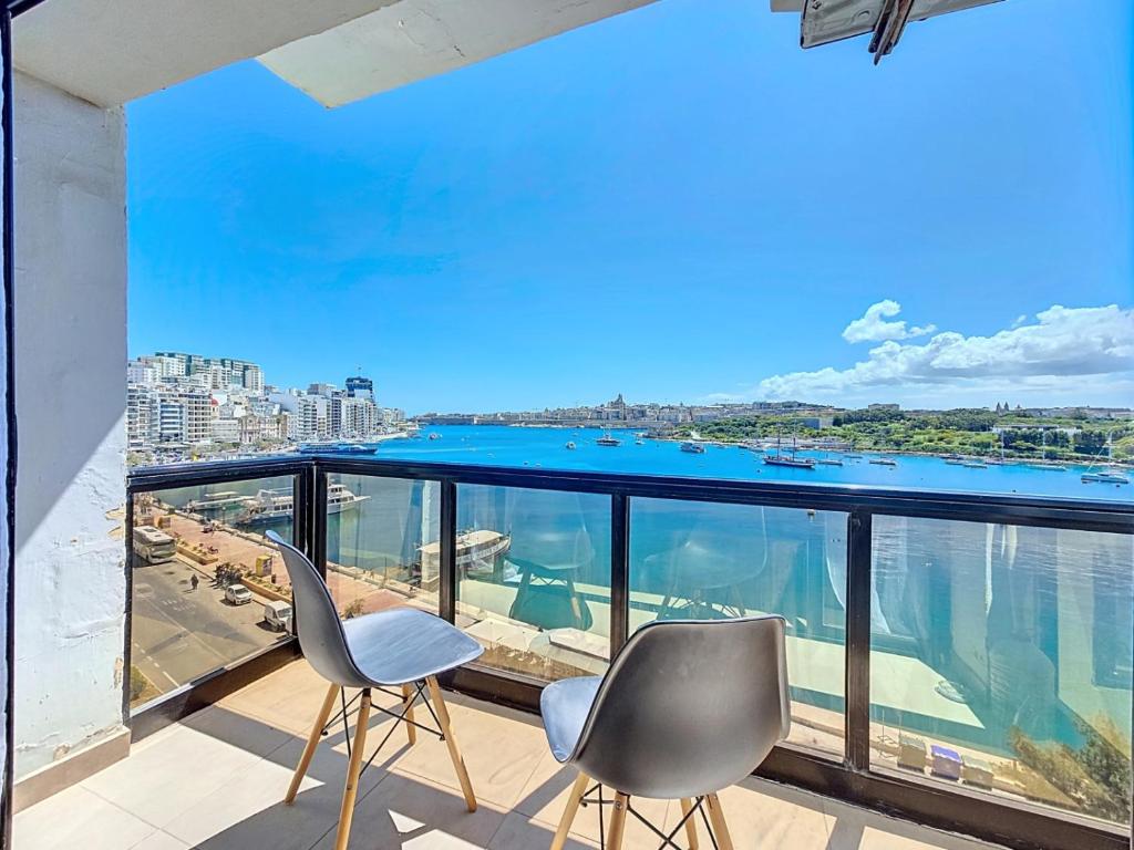 Sliema Strand Seafront, Il-Gżira taʼ Forti Manoel (precios actualizados ...