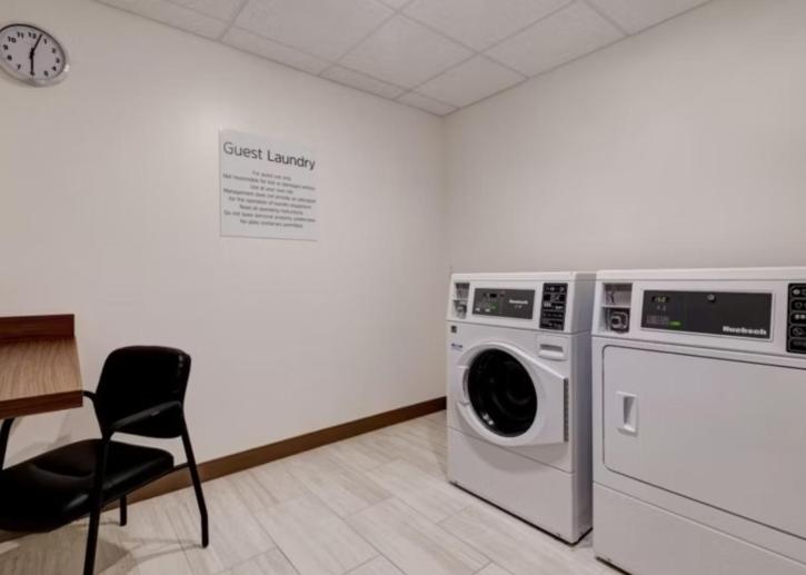 Holiday Inn Express & Suites - Detroit - Dearborn by IHG, Dearborn ...