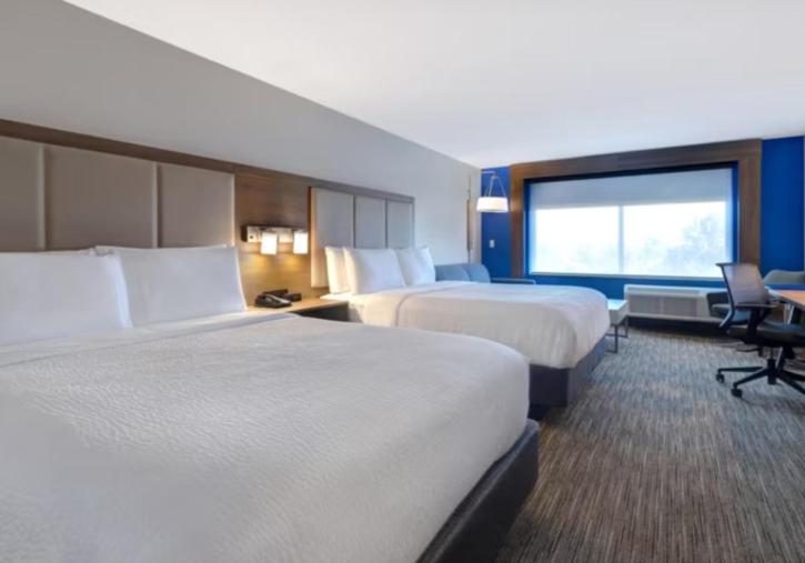 Holiday Inn Express & Suites - Detroit - Dearborn by IHG, Dearborn ...