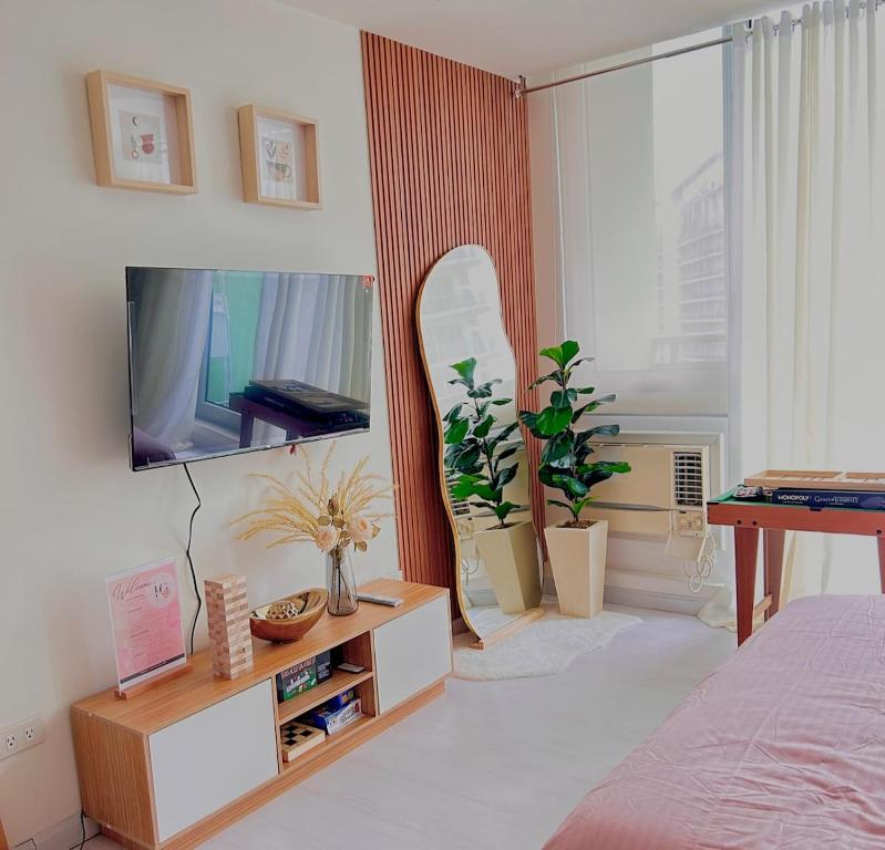 Beach & Pool View Condotel Staycation at Azure with PS4, Manila ...