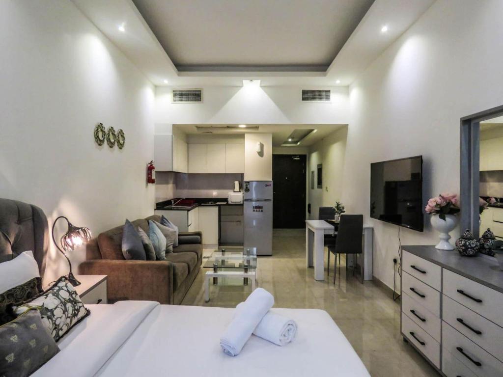 OYO 1074 Home OYO Hanover Square JVC, Dubai (updated prices 2025)