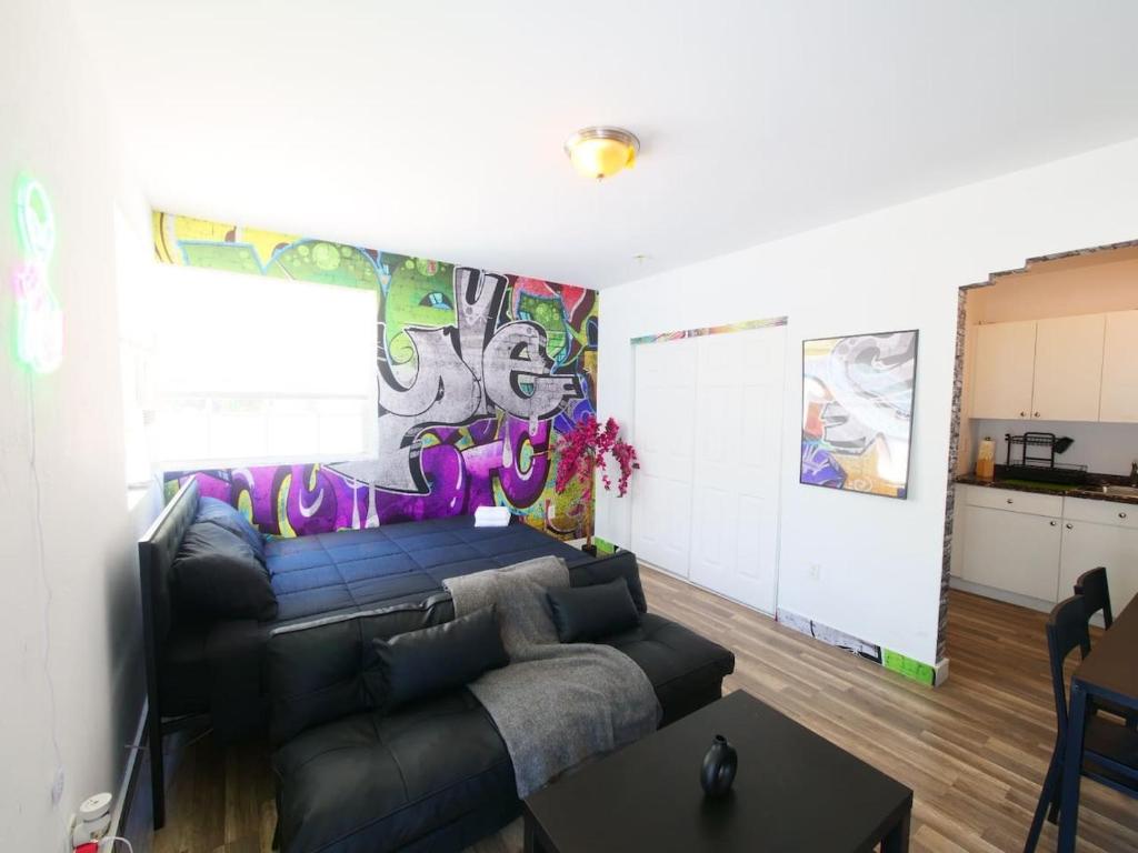 miami gem wynwood aliens, Miami (updated prices 2025)