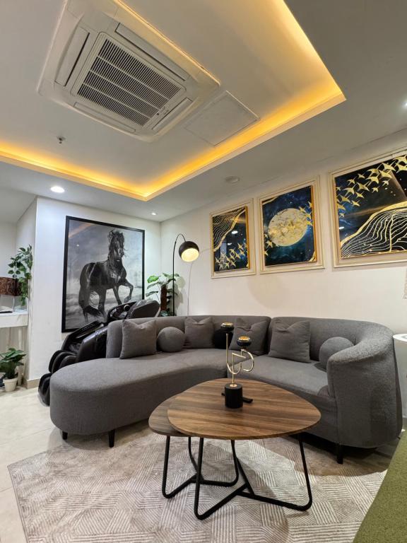 Gold Crest Modern And Luxurious Apartments In DHA Lahore - Phase 4 ...