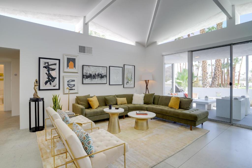 Pool Access Mtn-View Palm Springs Condo!, Palm Springs (updated prices ...