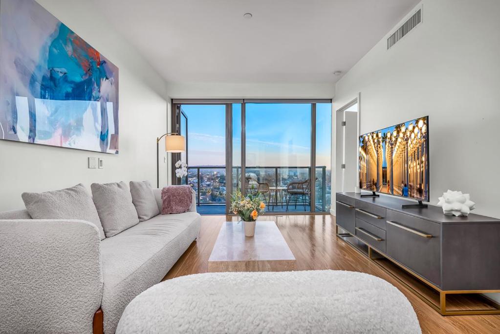 The Sky Gem, Los Angeles (updated prices 2026)
